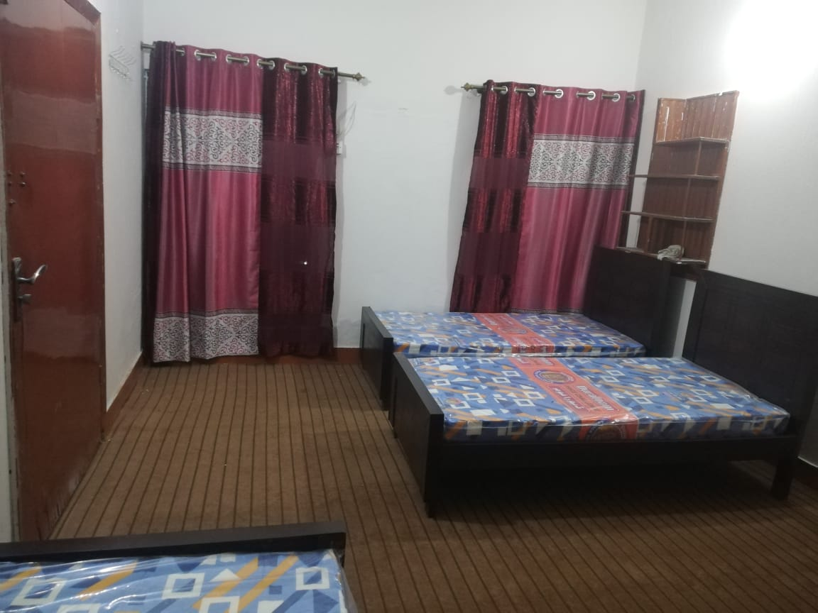 Girls hostel N block near pepsi factory gulberg 2 Lahore